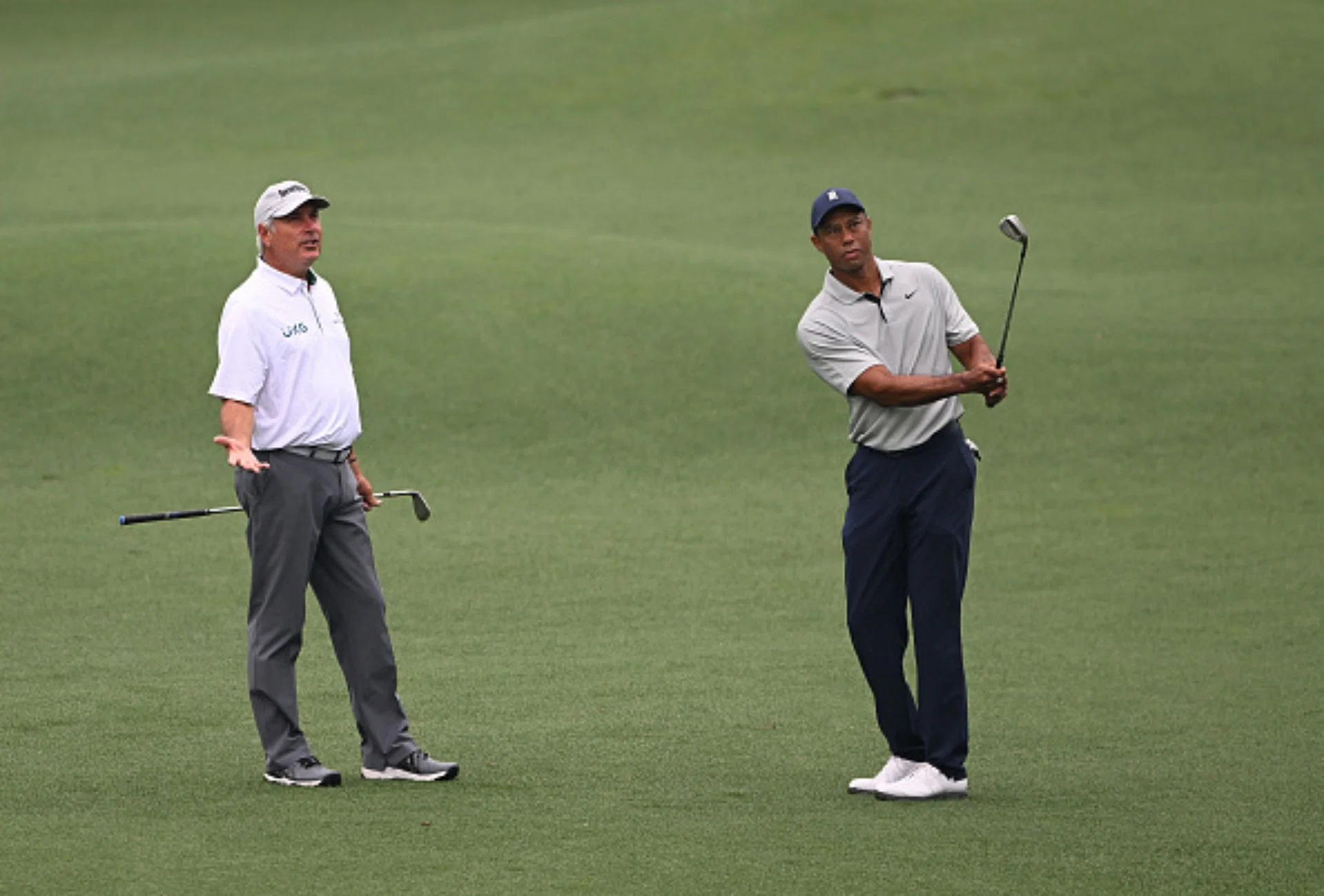 Fred Couples Đề Nghị Làm Caddie Của Tiger Woods
